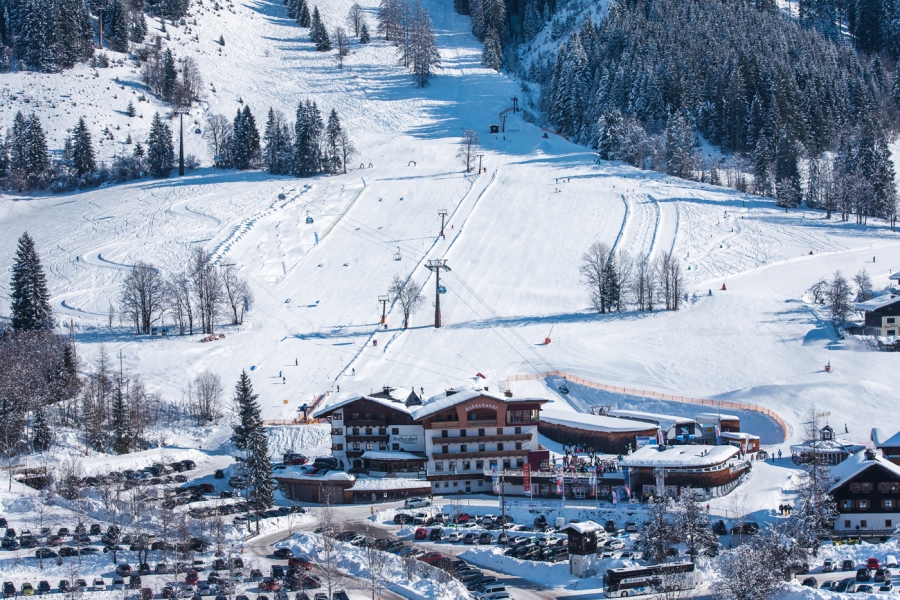Wintersport Pfarrwerfen - Dorp in Oostenrijk